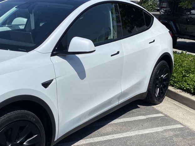 Tesla paint issues – Again | Meh Magazine